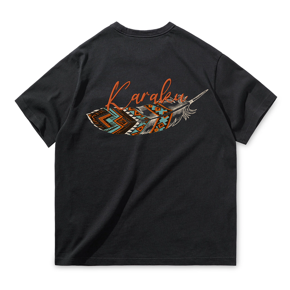 【予約】「KaraKu」ロゴ＆ナバホ調フェザー刺繍コットンTee – Karakubuy